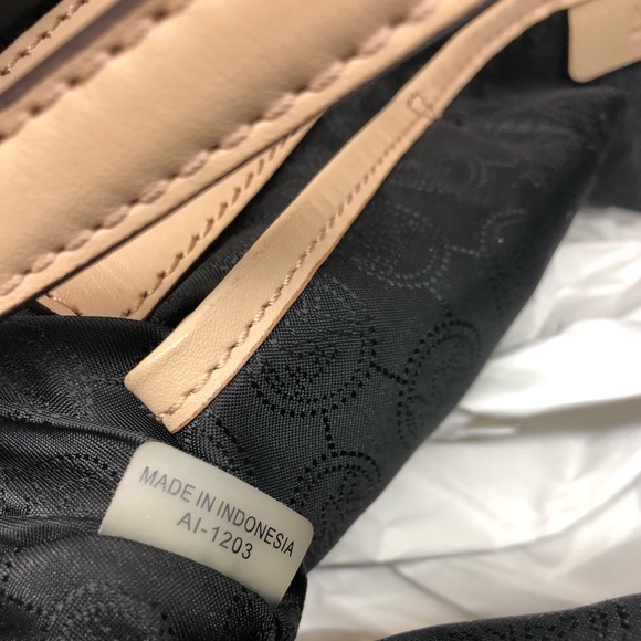 MICHAEL Michael Kors | Bags | Michael Kors Black Snake Skin Pattern ...